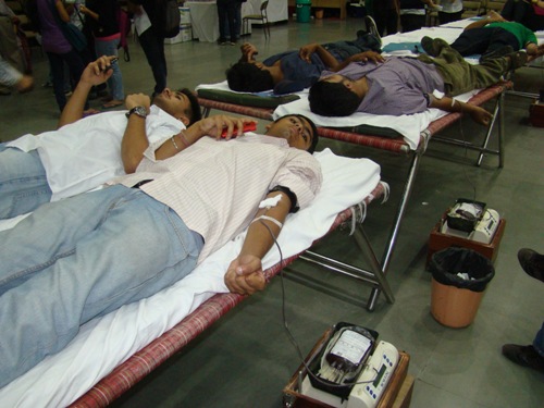 Amity University in association with Rotary Blood Bank organises Blood ...