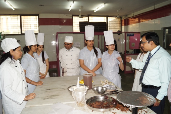 Amity School of Hospitality organises a “Short Term Bakery and ...